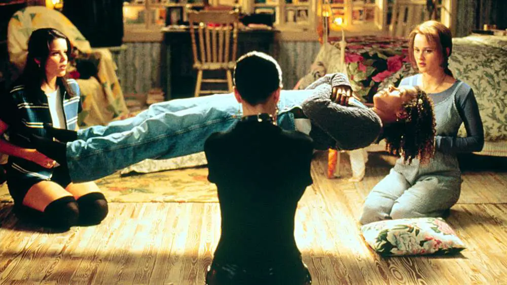 10 Important Life Lessons We Learned From 'The Craft' - Wicked Horror